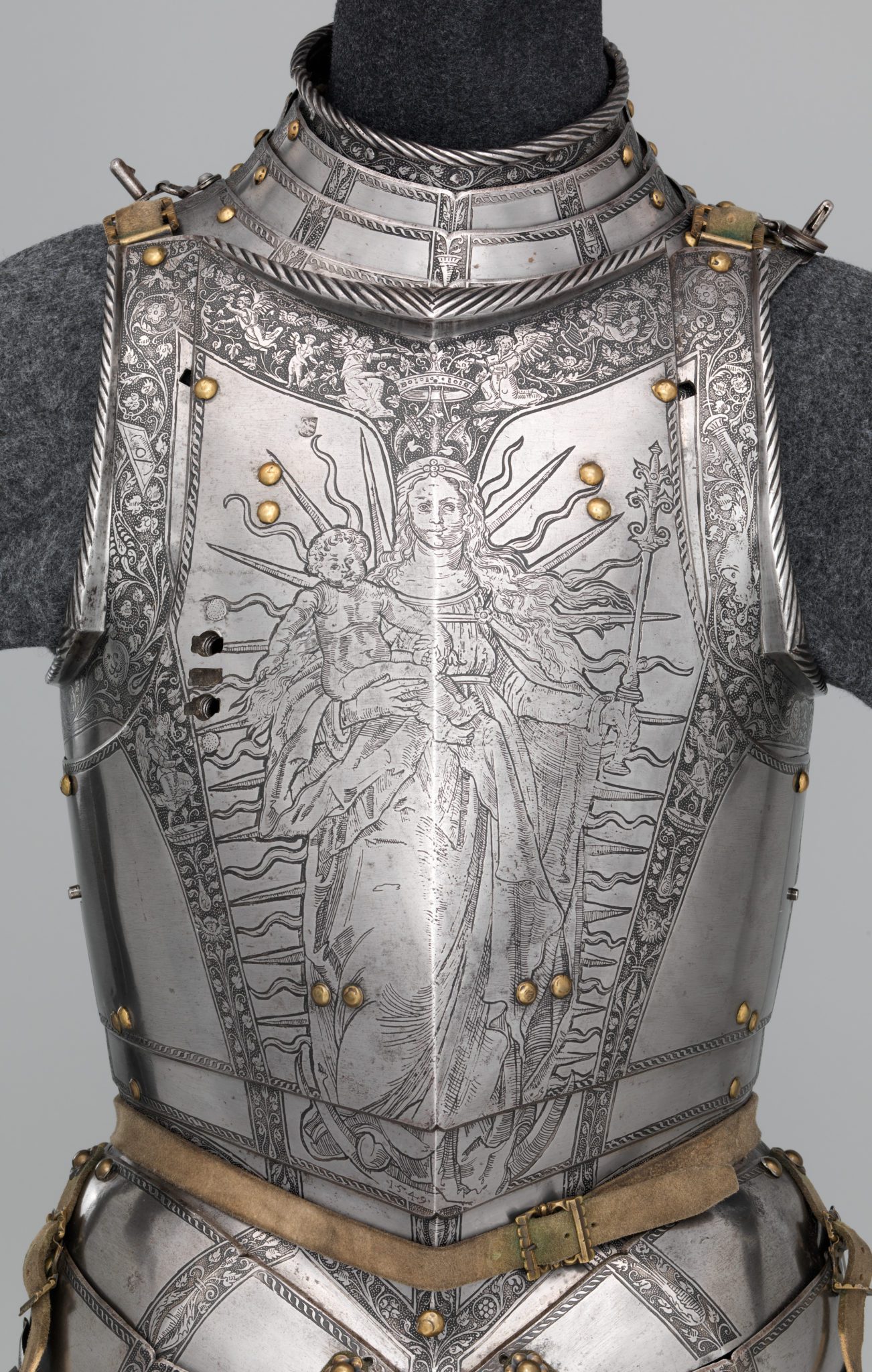 What is Gothic Armour? - Medieval Collectibles