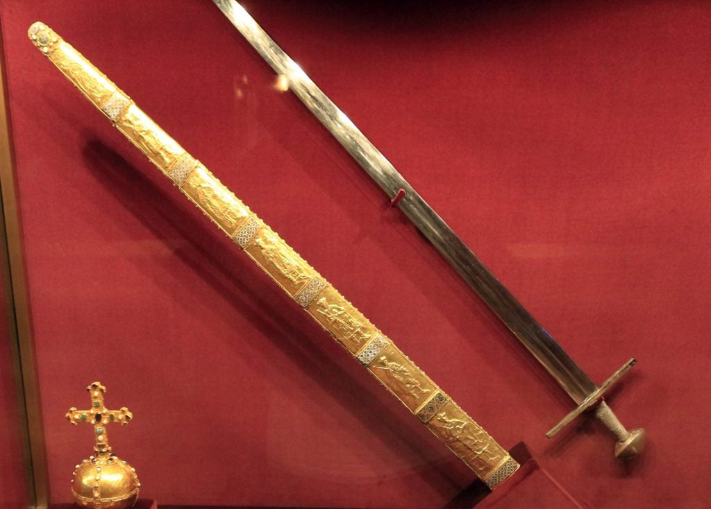 Swords of the Middle Ages: A History - Medieval Collectibles