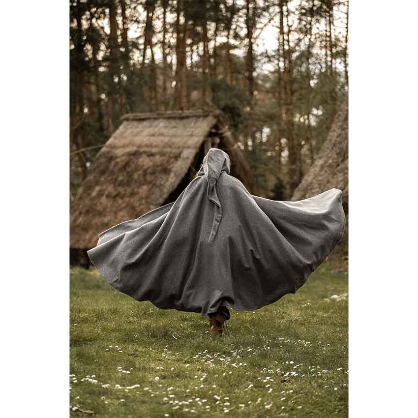 Ilmar Medieval Cloak with Dragon Clasp - Grey